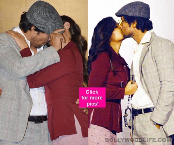 Randeep Hooda and Richa Chadha's SHOCKING KISS at the trailer launch of ... Randeep Hooda and Richa Chadha's SHOCKING KISS at the trailer launch of ...