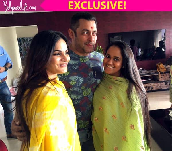 Salman Khan with sisters Alvira and Arpita pose for the perfect Rakshabandhan pic ...