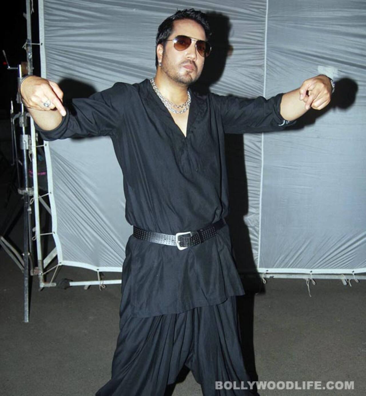 Mika Singh creates fire in monsoon: Birthday special - Bollywood News ...