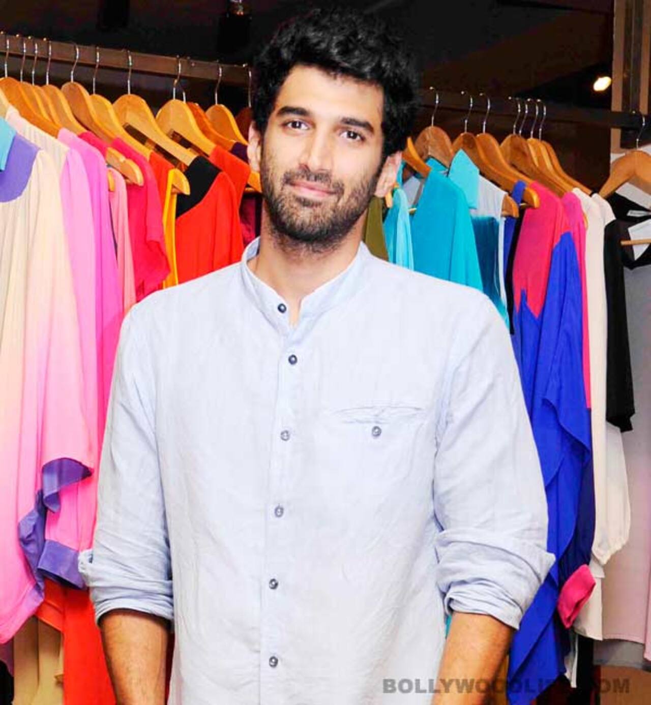 aditya-roy-kapur-girls-can-be-as-forthcoming-as-guys-bollywood-news