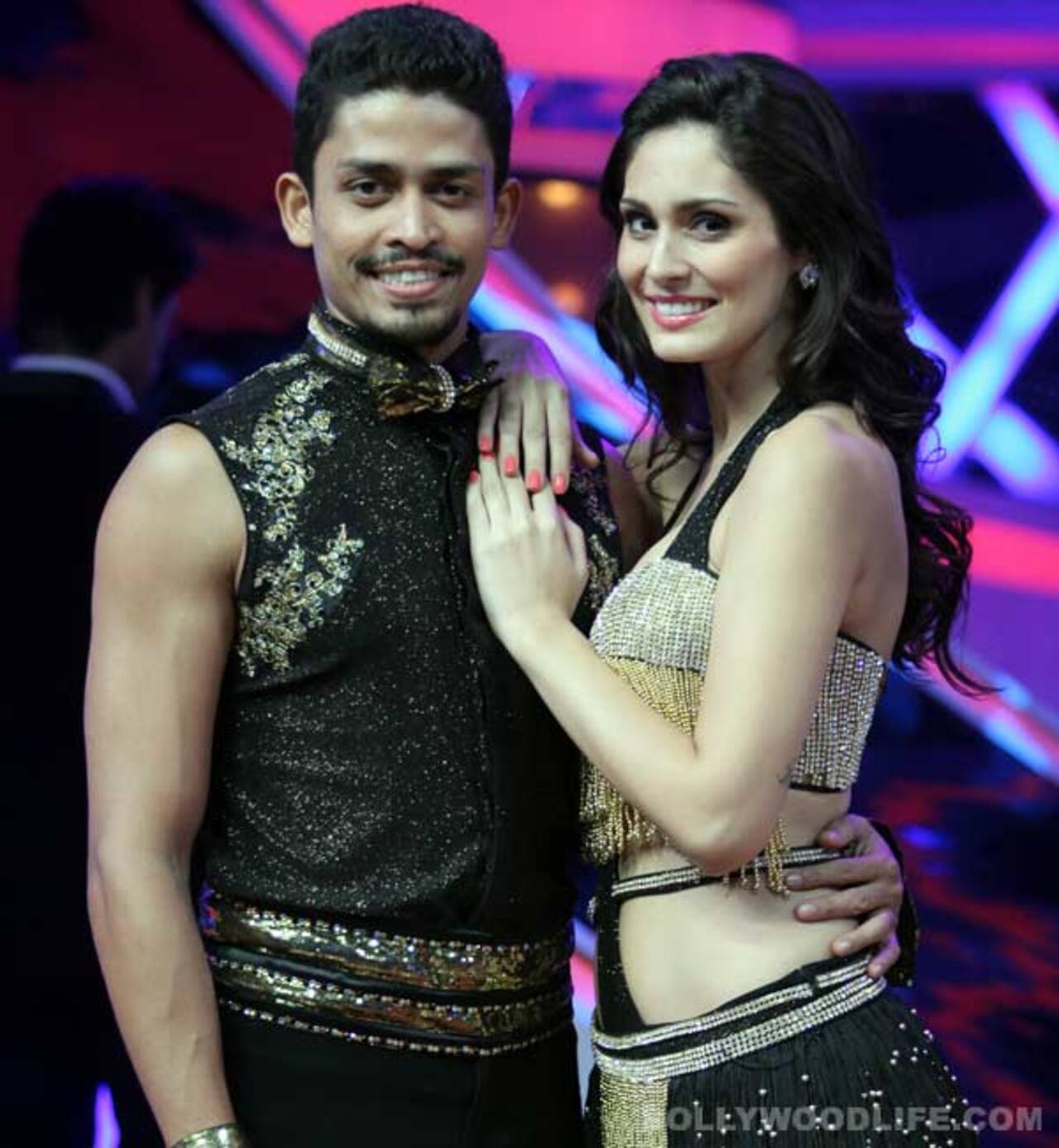 Nach Baliye 6: Is the chemistry between Bruna Abdullah and Omar Farooque real? - Bollywood News ...