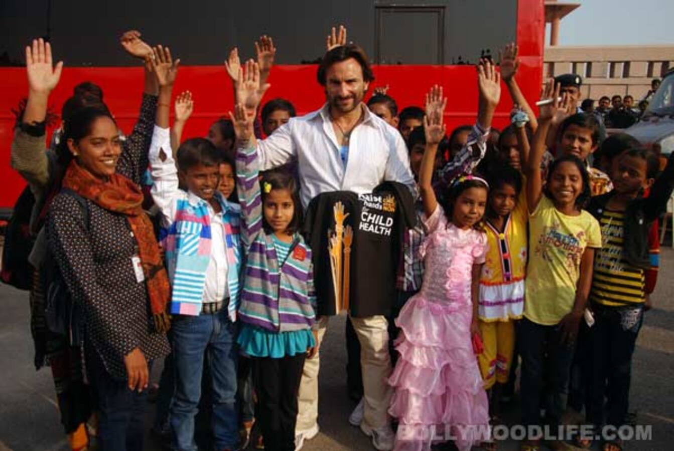 Who visited Saif Ali Khan on the sets of Bullett Raja? - Bollywood News ...