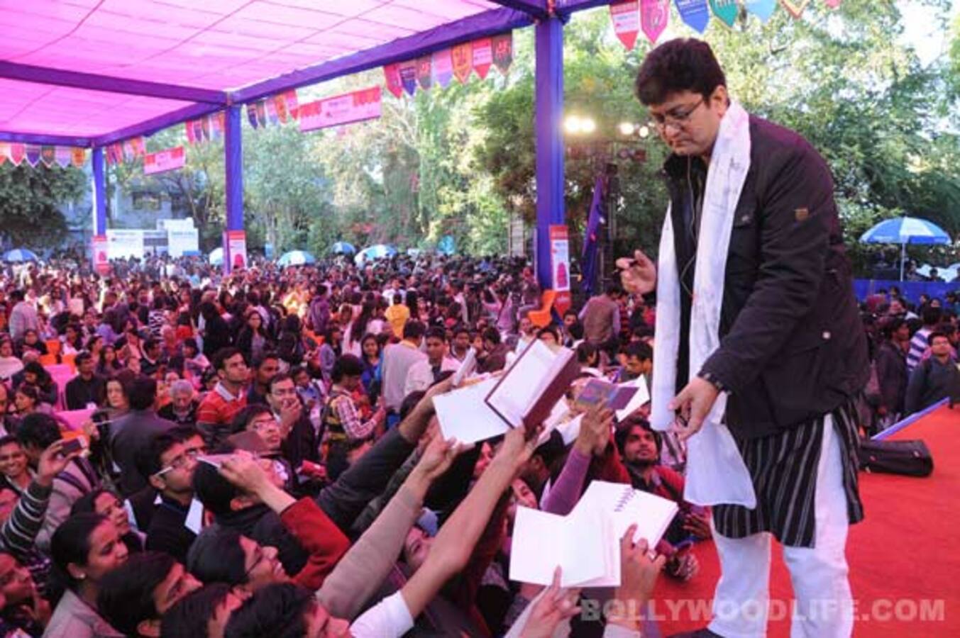Prasoon Joshi enthralls audience at Jaipur Literature Festival! - Bollywood News & Gossip, Movie ...
