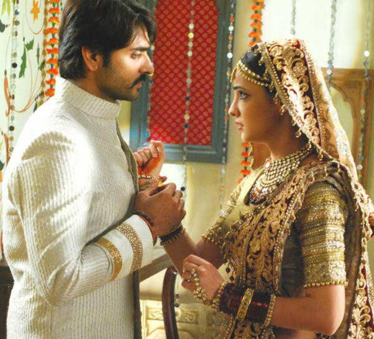 Rangrasiya: Will Rudra pass the scrutiny of BSF? - Bollywood News ...