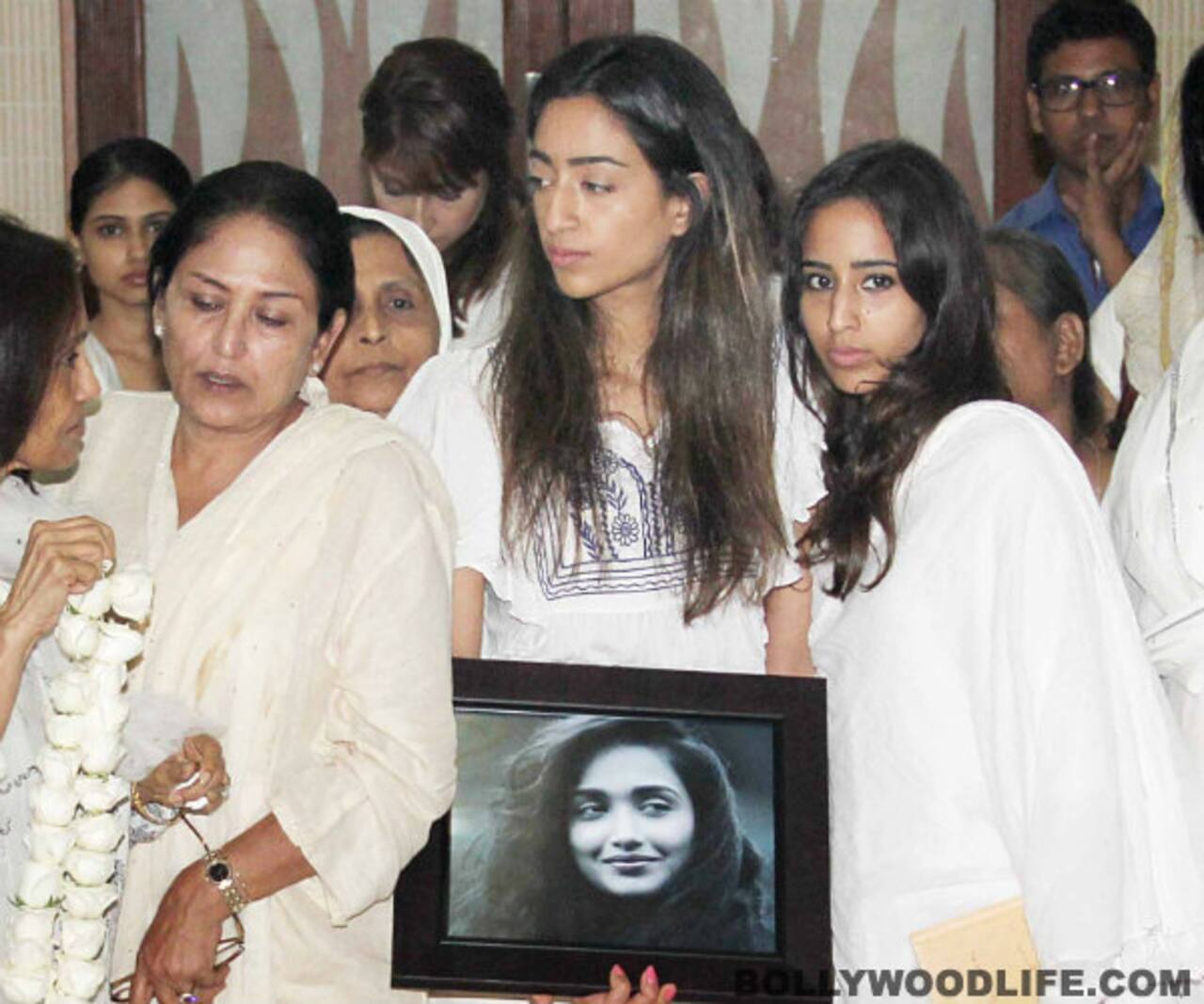 Jiah Khan's death anniversary: Family and friends to attend memorial ...