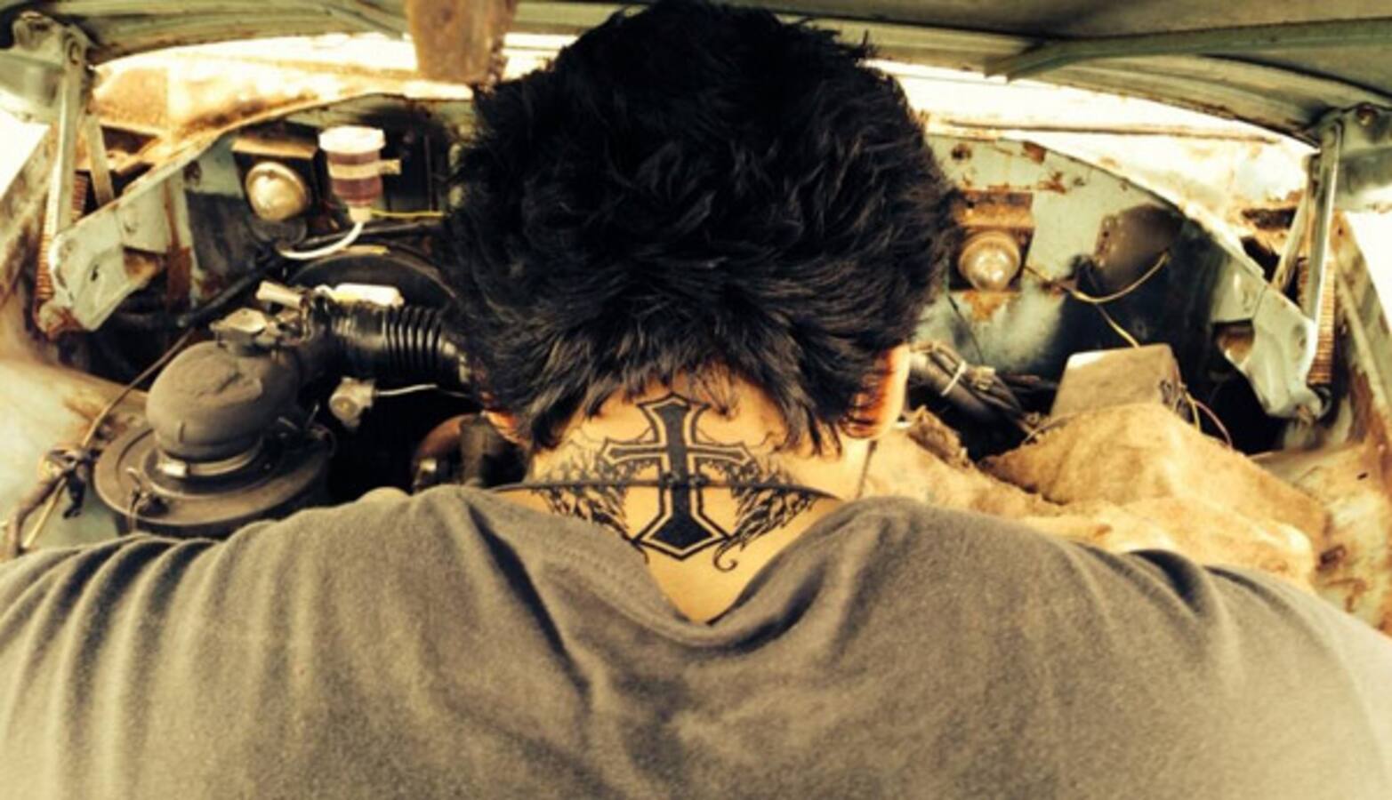Revealed: Arjun Kapoor's tattoo for Finding Fanny - Bollywood News ...