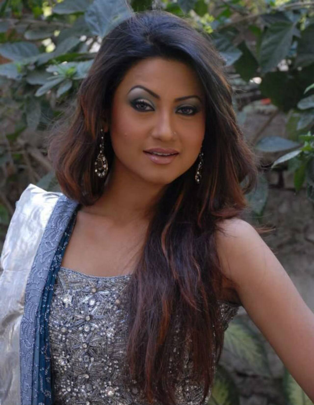 Nigaar Khan throws a fit on the sets of Main Na Bhoolungi! - Bollywood News & Gossip, Movie ...