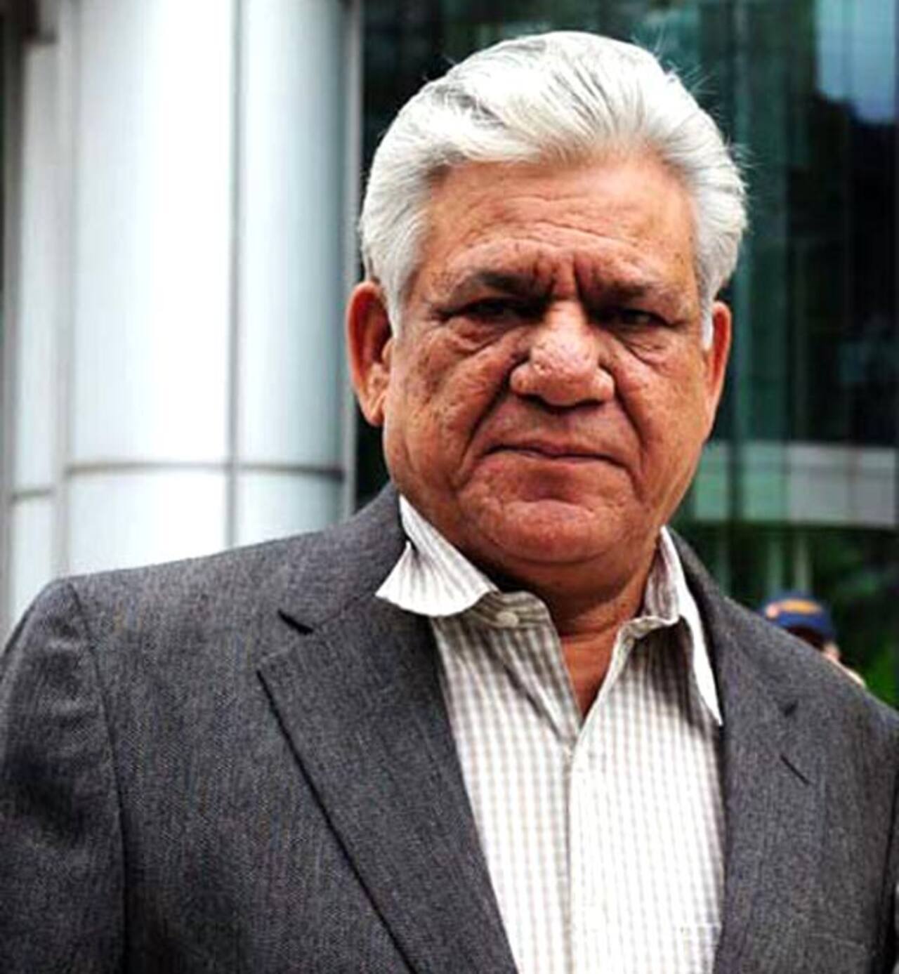 Om Puri quits smoking after mouth surgery - Bollywood News & Gossip ...