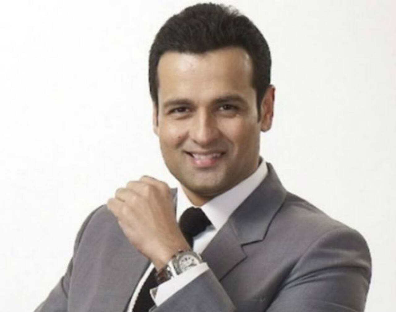 Rohit Roy to foray into film direction with Manhattan Mango - Bollywood ...