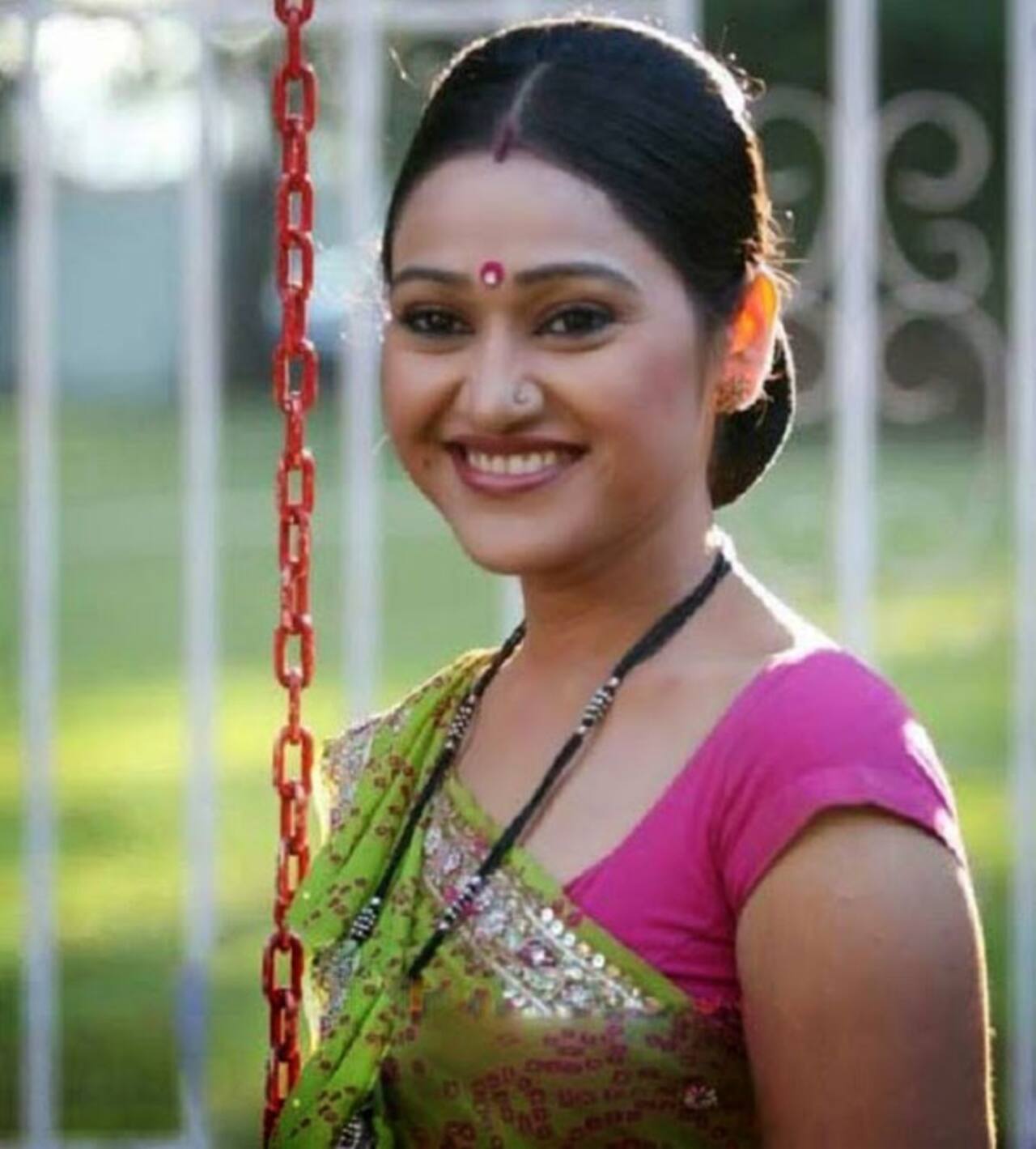 Disha Vakani revisits her childhood! - Bollywood News & Gossip, Movie ...