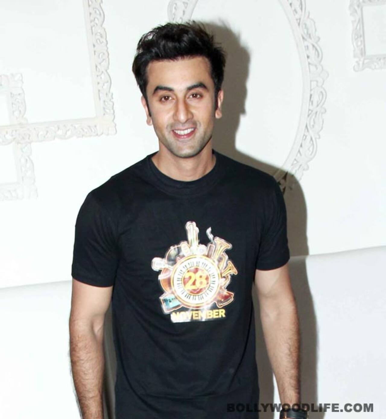 Ranbir Kapoor to finally start shooting for Roy again! - Bollywood News ...