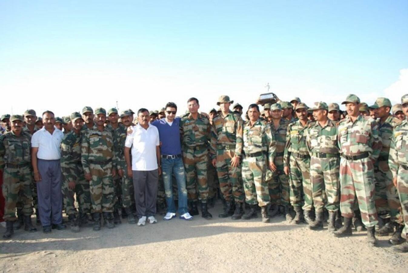 Rahul Bhat takes time off Fitoor shoot, spends a day with the jawans in ...