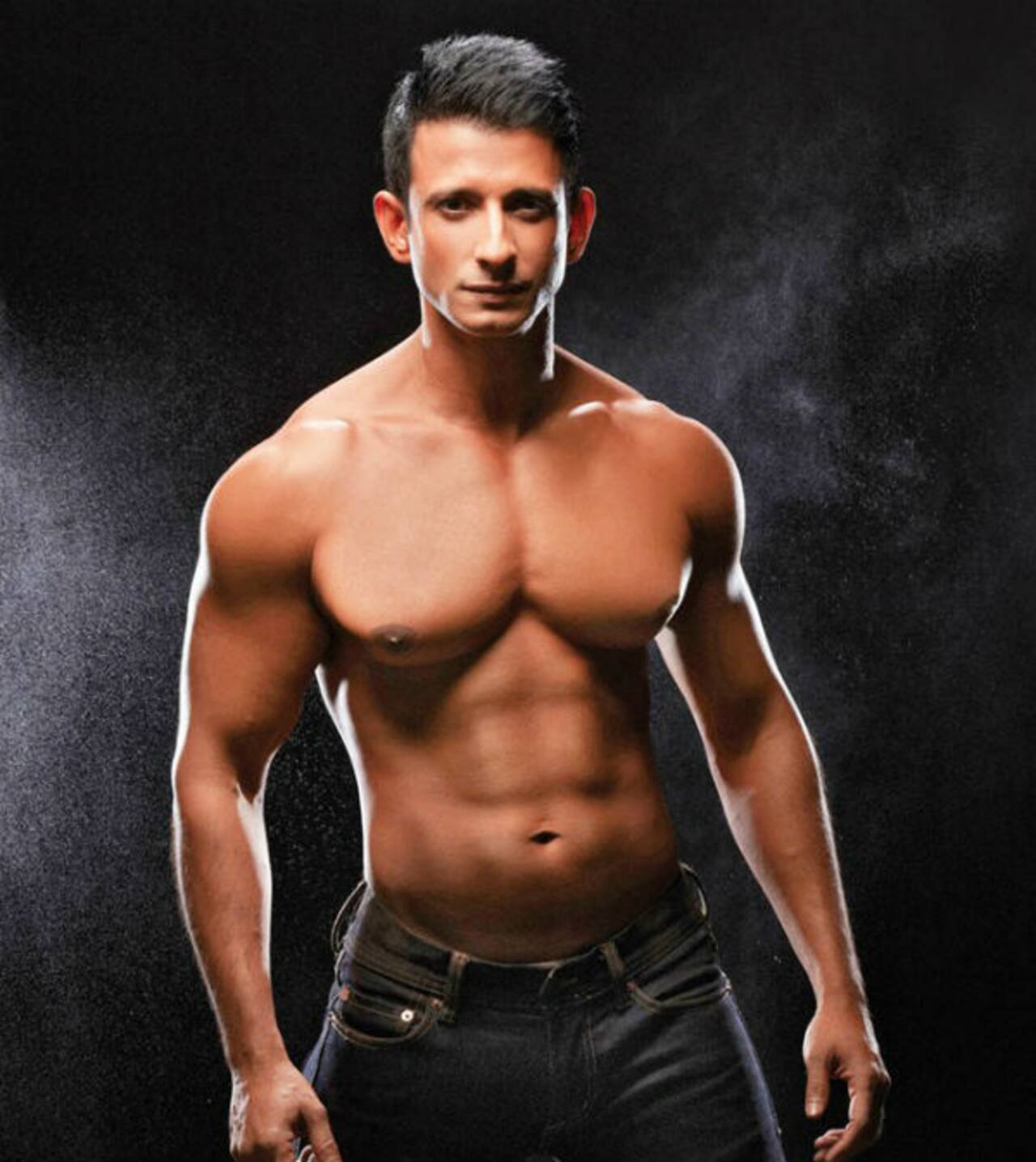 Sharman Joshi to bare his butt for Hate Story 3! - Bollywood News ...