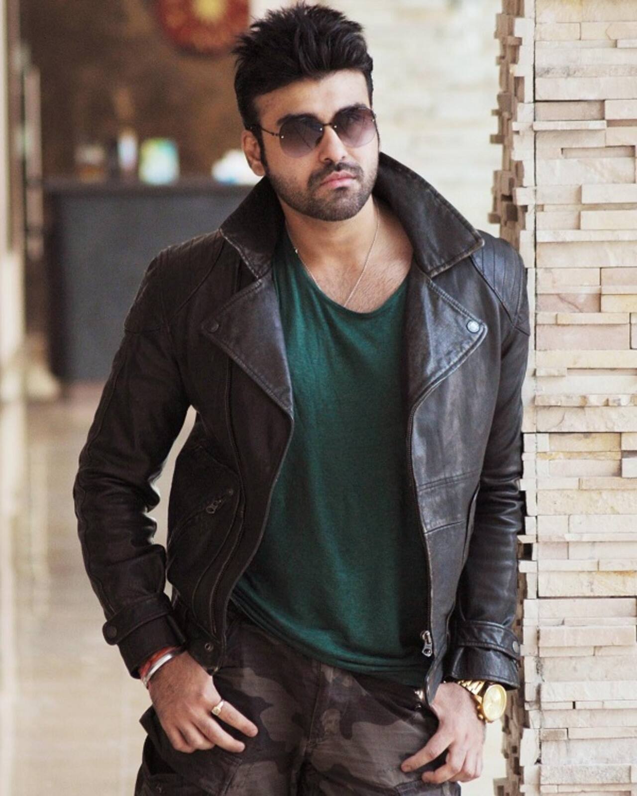 Here's why Arya Babbar couldn't attend the mahurat of his movie Chalk n ...