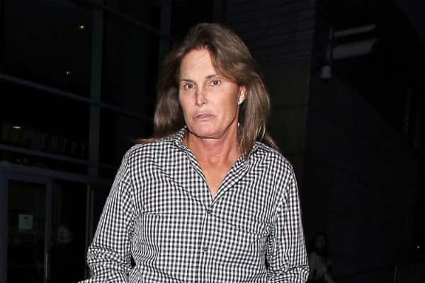 Kylie Jenner applauds her father, Bruce Jenner for finally taking the ...