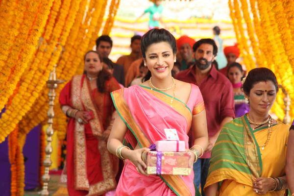 Revealed Shruti Haasans Traditional Maharashtrian Look From Akshay Kumars Gabbar Is Back