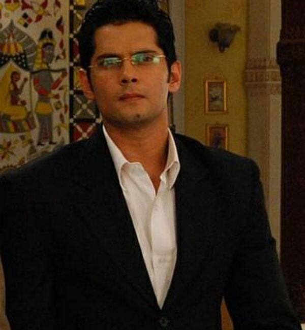 Jon Snow in Game of Thrones, Hrithik Roshan in Kaho Naa Pyaar Hai ...