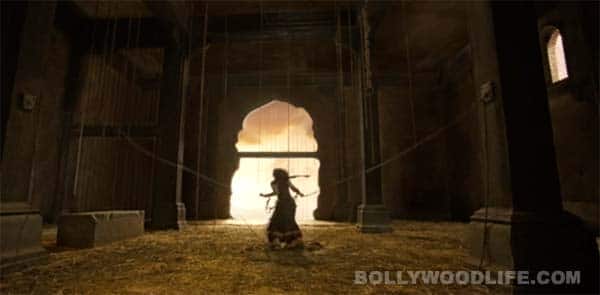 10 SPECTACULAR scenes from Ranveer Singh, Deepika Padukone, Priyanka ...