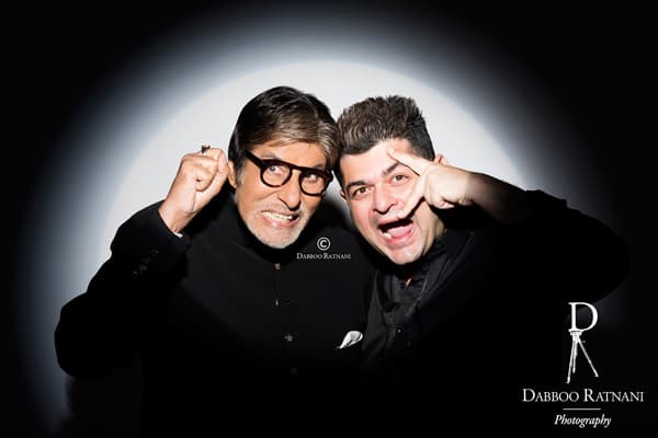 Shah Rukh Khan, Akshay Kumar, Varun Dhawan CAUGHT goofing around while ... Shah Rukh Khan, Akshay Kumar, Varun Dhawan CAUGHT goofing around while ...