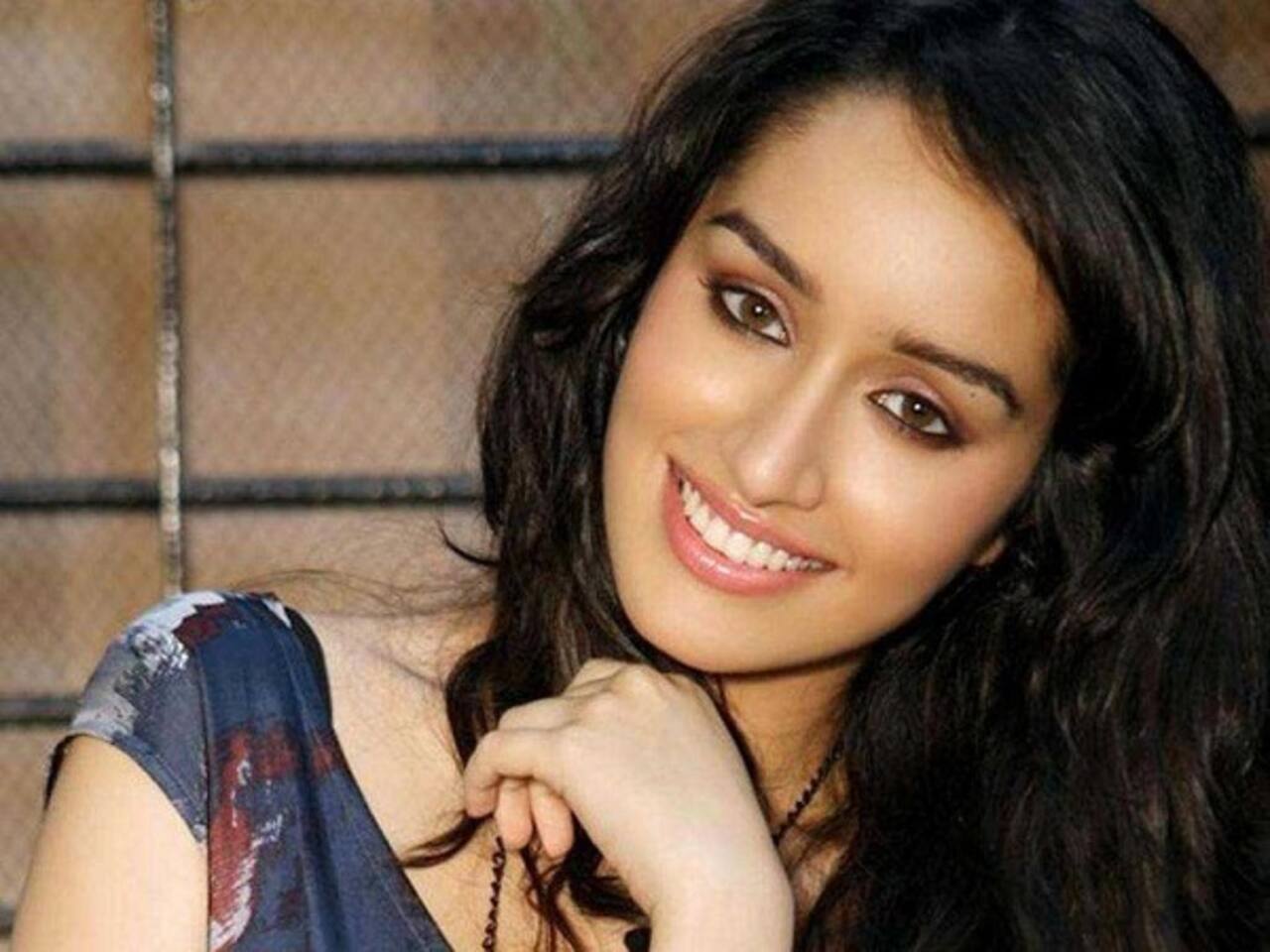 This video of Shraddha Kapoor singing Coldplay's song Fix You will melt ...