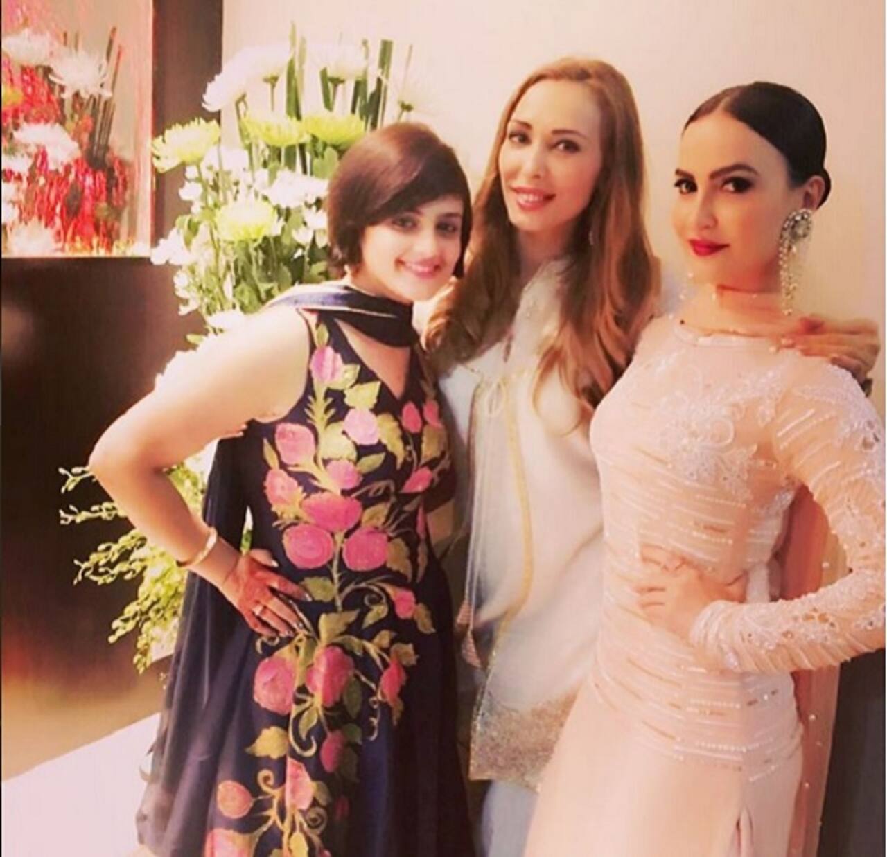 Iulia Vantur poses for an Eid picture with Elli Avram looking all chic ...