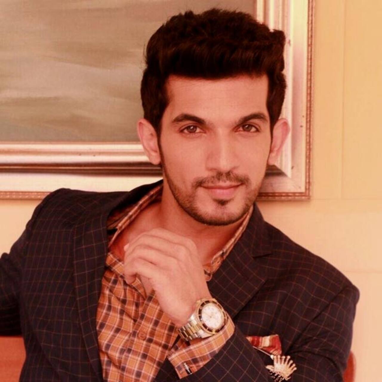 Arjun Bijlani has no problem KISSING onscreen! - Bollywood News ...