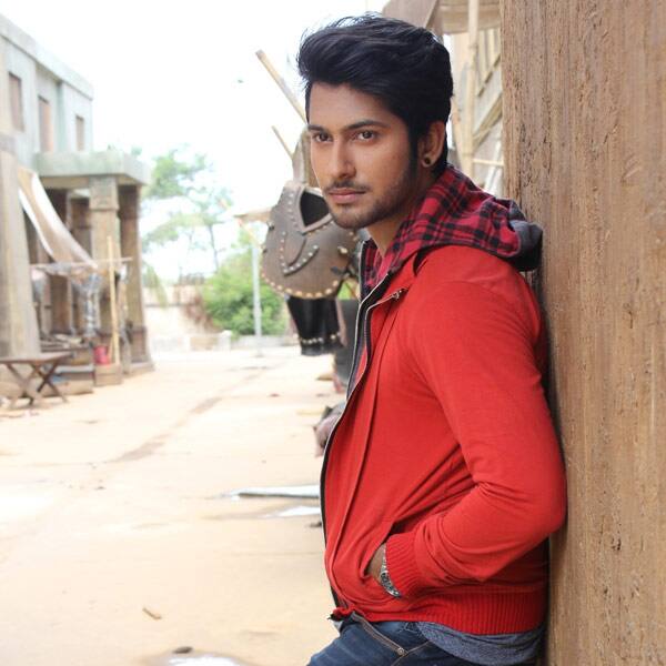 Actors Namish Taneja, Imran Khan, Karan Sharma welcome Indian ...
