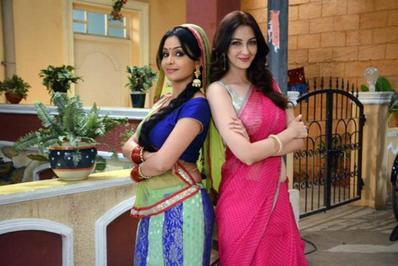 Govinda turns dance master for the team of Bhabhi Ji Ghar Par Hain ...