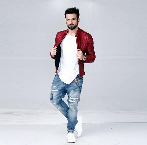 Rithvik Dhanjani to host new TV show Aye Zindagi - Bollywood News ...