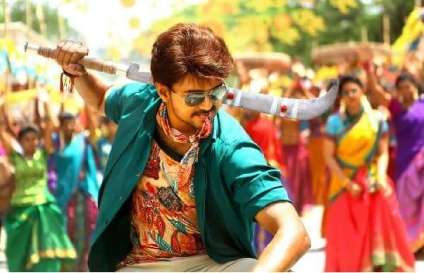 Bairavaa trailer: Vijay's mass appeal and his cute chemistry with ...