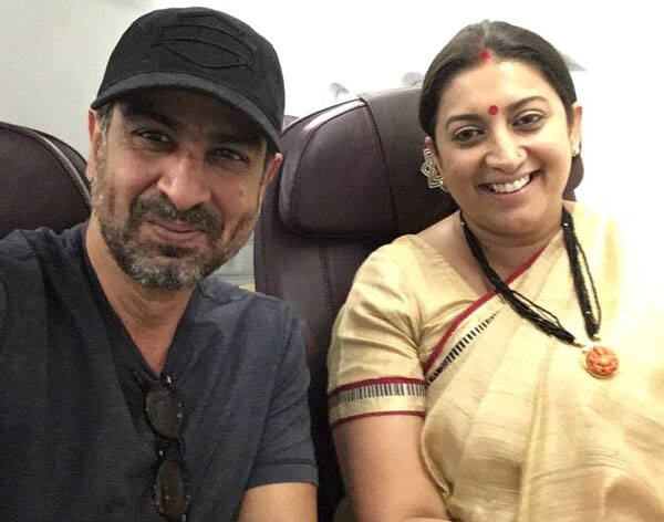 Smriti Irani and Ronit Roy bumped into each other on a flight and we ...