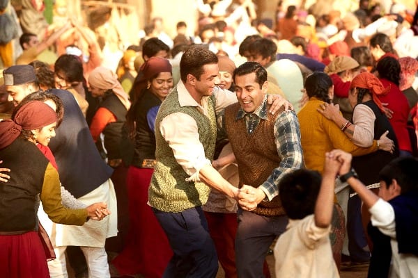 Tubelight song Naach Meri Jaan still: Salman Khan and Sohail Khan ...