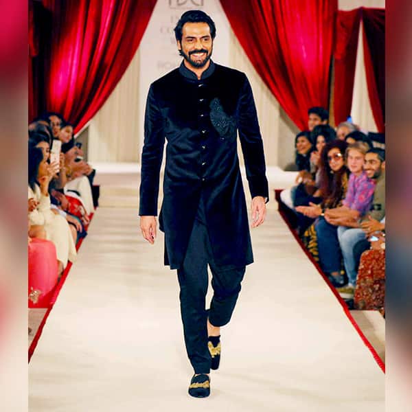 Arjun Rampal turns a muse again, returns to the ramp for Rohit Bal ...