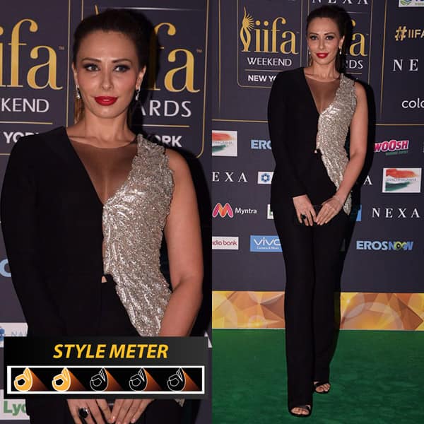 Salman Khan's fashion game at the green carpet of IIFA Rocks 2017 is on ...