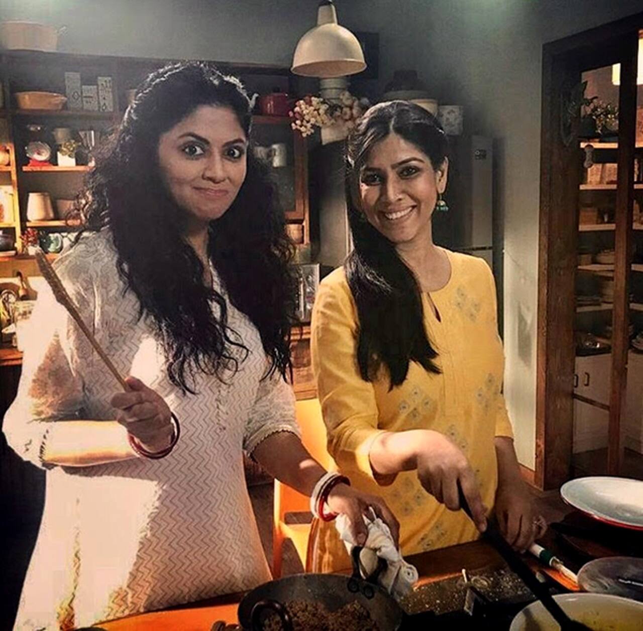 Kavita Kaushik shoots for bestie Sakshi Tanwar's new food show, Tyohaar ...