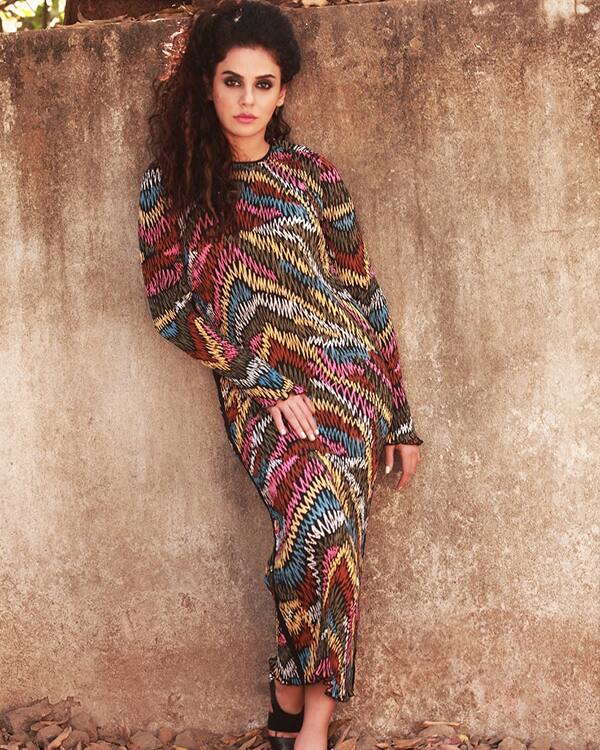 Angry Sara Afreen Khan LASHES out against Jamai Raja makers, says she ...