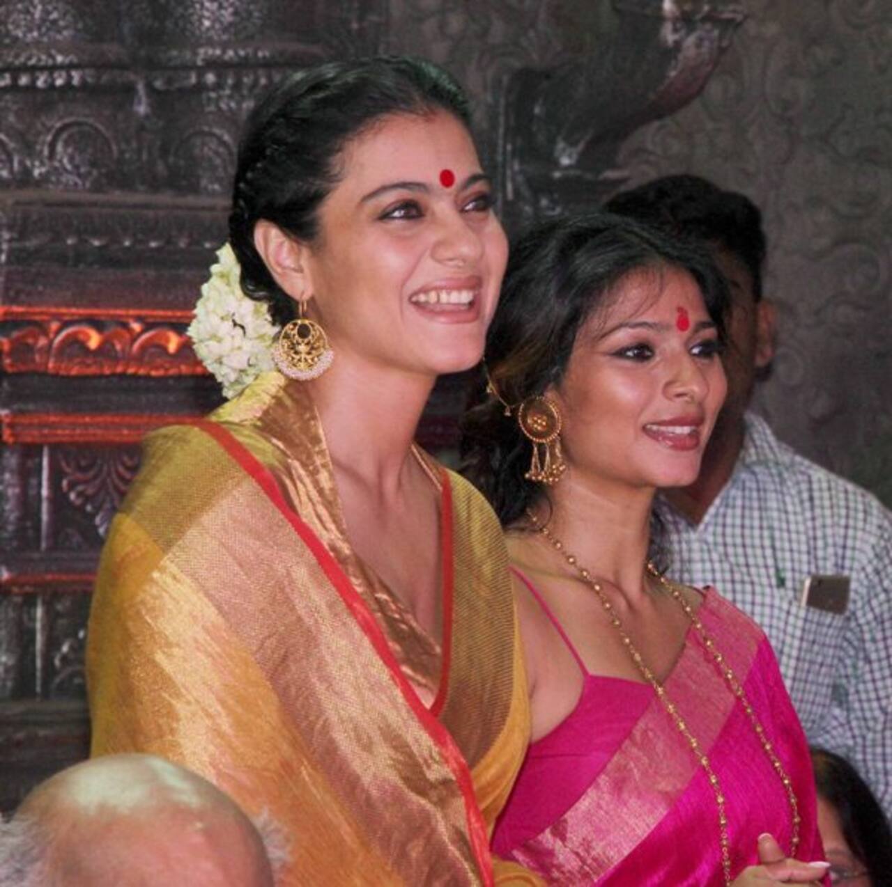 Navratri 2017: Kajol is a sight for sore eyes as she attends Durga puja ...