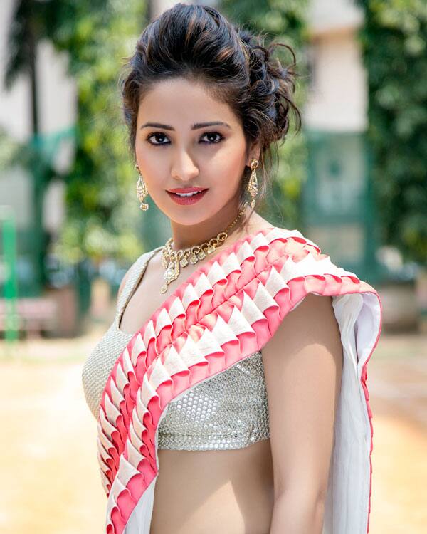 Mouni Roy, Sanaya Irani or Krystle D'souza - Who would look best ...