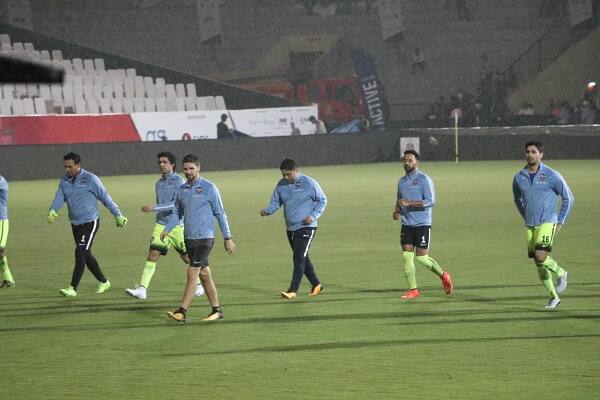 Arjun Kapoor, Sidharth Malhotra, Abhishek Bachchan lock horns with MS ...