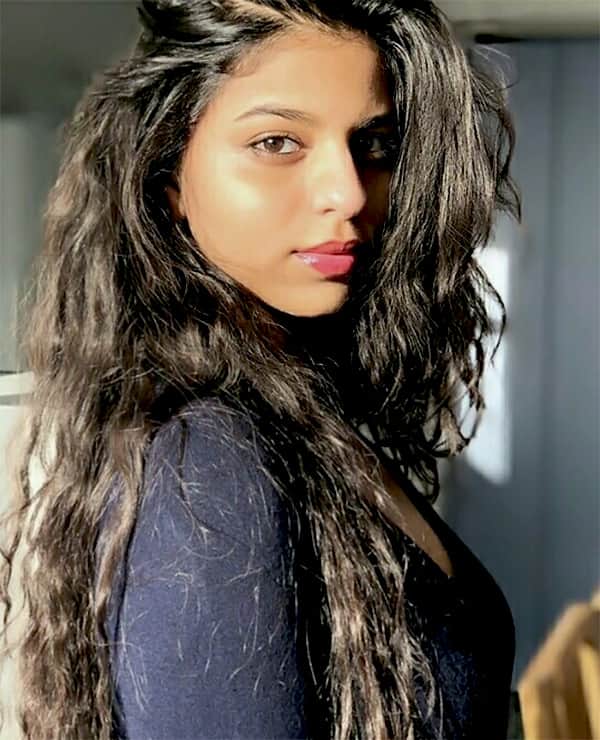 Suhana Khan goes from being grumpy to smiling in just 5 clicks ...