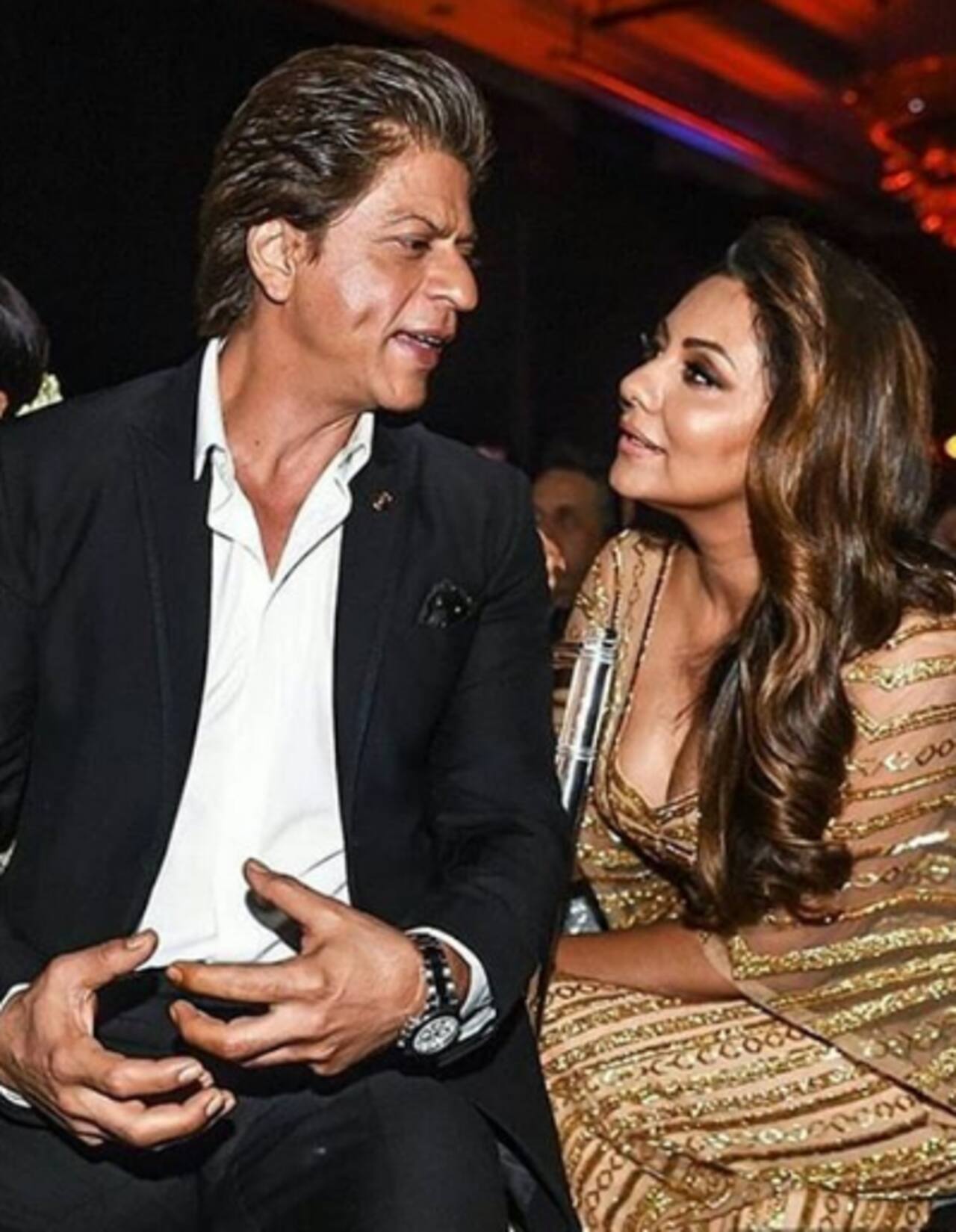 [Inside Video] Shah Rukh Khan smiles with pride as Gauri Khan dedicates ...