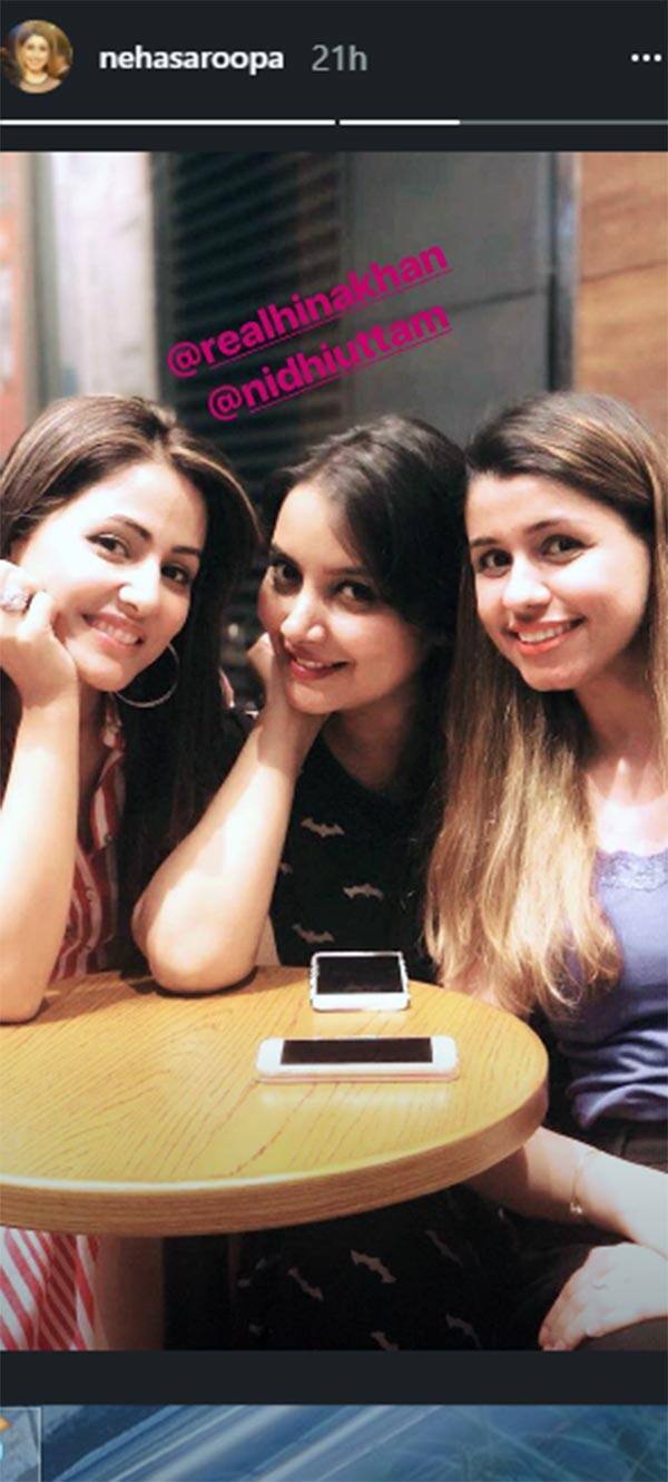 Hina Khan and Rocky Jaiswal have a reunion with Nidhi Uttam and Neha ...