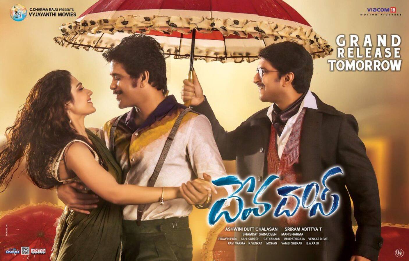 The first review of Devadas is out and Nagarjuna can leave Hyderabad with a smile - read details ...