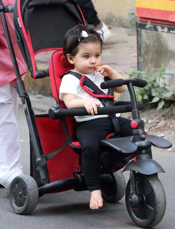 [HQ Pics] Stroll time! We love the many adorable expressions of baby ...