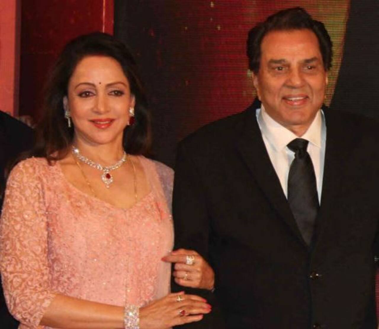 Dreamgirl Hema Malini recalls her love story with Dharamendra, says she learnt to express her ...
