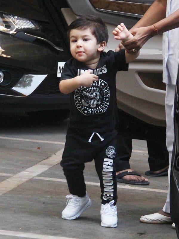 Taimur takes a cue from mama Ranbir Kapoor on 'How to become a rockstar ...