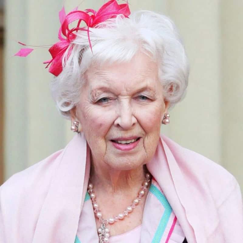 Absolutely Fabulous legend Dame June Whitfield passes away at the age ...
