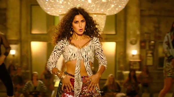 Hot and how! These stills of Katrina Kaif from Zero song Husn Parcham ...