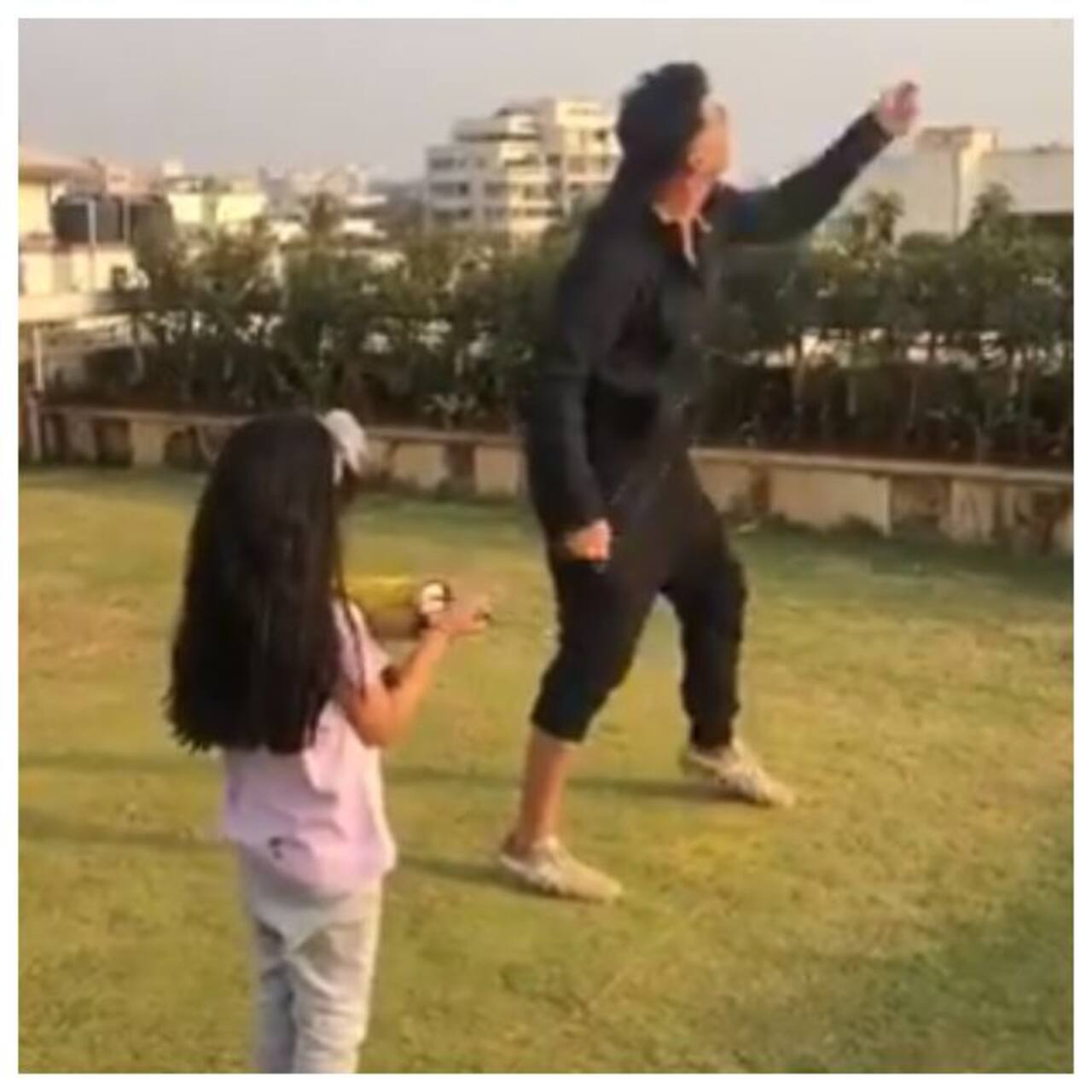 This video of Akshay Kumar and his ‘little helper’ Nitara flying the ...