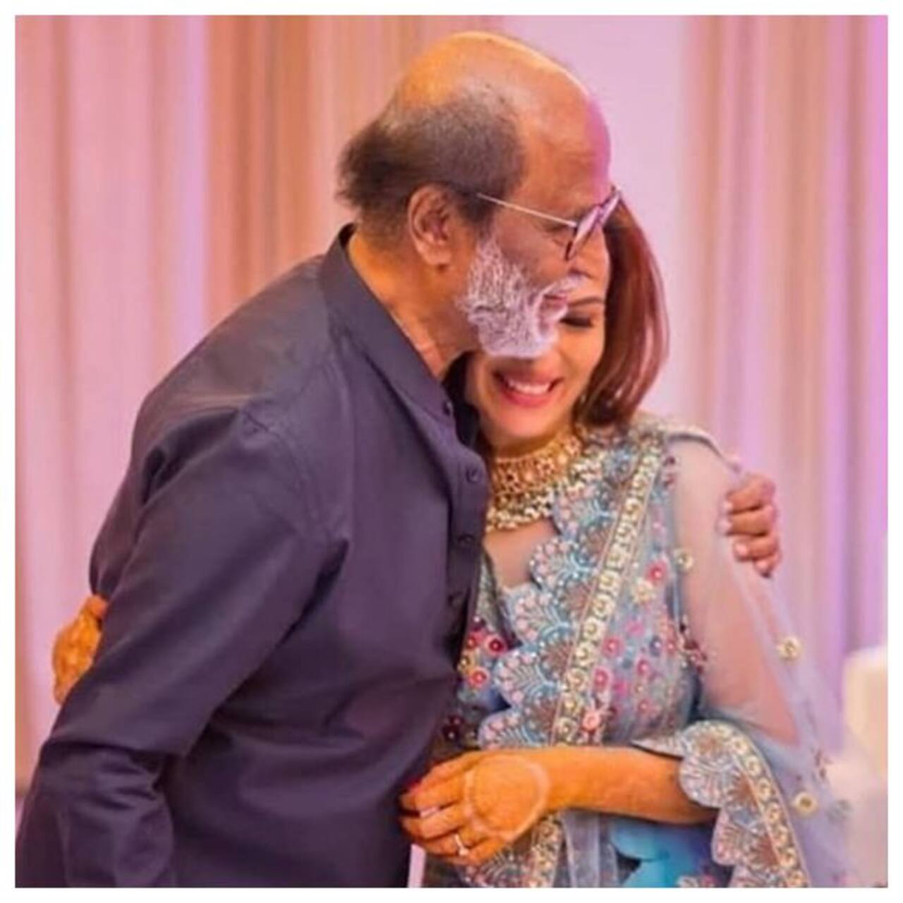 Rajinikanth dancing to Oruvan Oruvan Mudhalali at Soundarya and ...